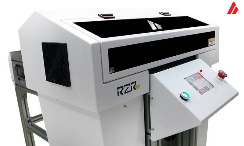 Новый компактный УФ-принтер AZON RAZOR Hale